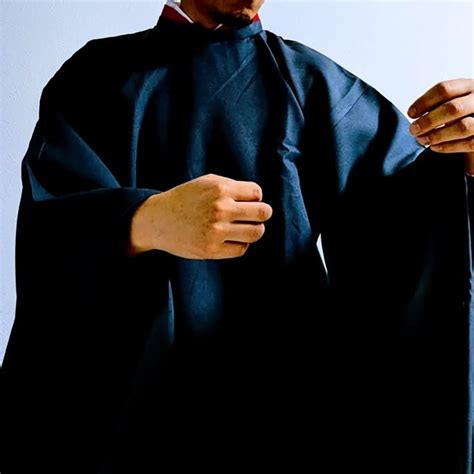 思考よりも、感情よりも、波動エネルギーが伝わる現象が現実化する。 つまり、エネルギーが現実化する