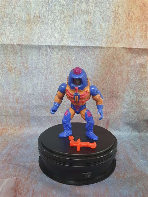 Man E Faces Retro Bristol