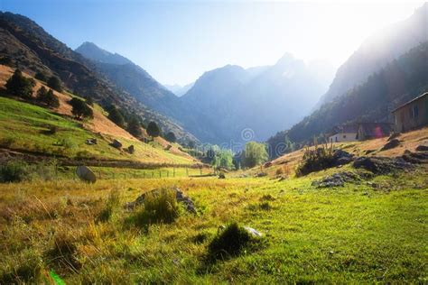 Montanhas Fann No Tajiquistão Paisagem De Montanha Sunny Montanhas