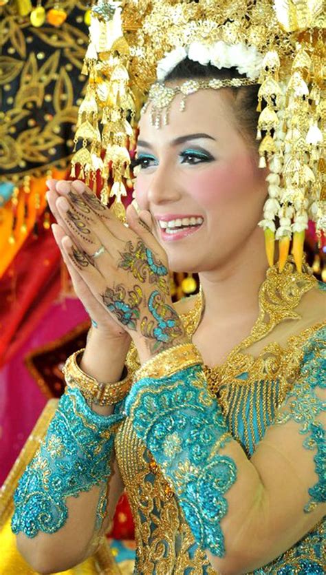 Gaun Penganti Adat Padang Gaun Indonesia