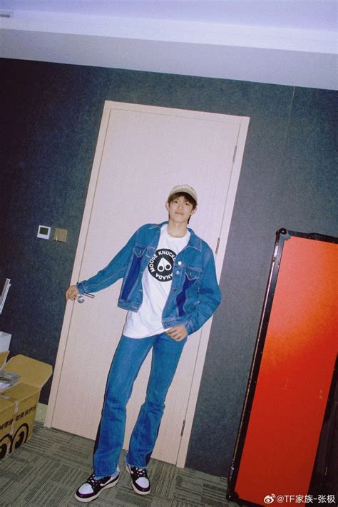 Pin av på Zhangji 张极