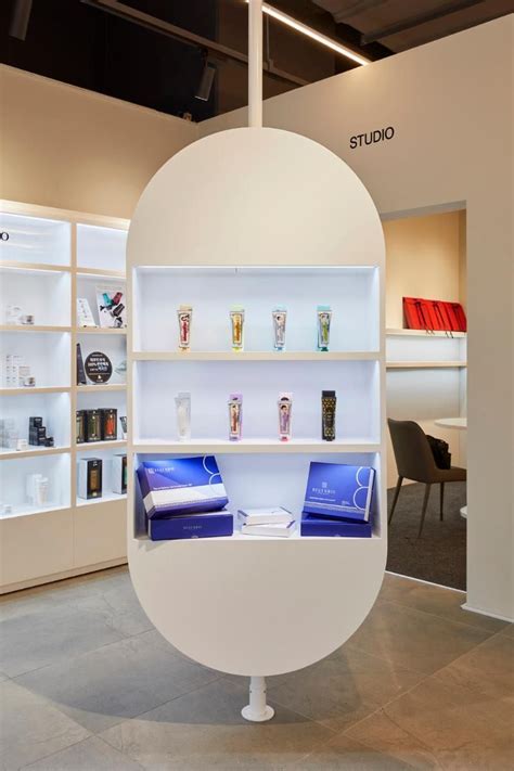 인테리어에 있는 핀