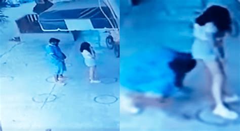 Coronavirus En Per C Maras De Seguridad Captan A Sujeto Que Se Masturba Delante De Una Menor