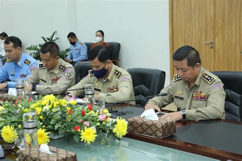 ឯកឧត្តមទេសរដ្ឋមន្ត្រី ស៊ុន ចាន់ថុល ទទួលជួយសំណេះសំណាលជាមួយតំណាងក្រុមហ៊ុនផលិតវីដេអូអប់រំ