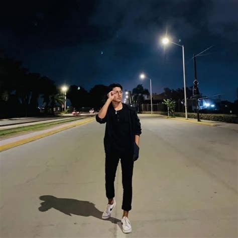 Roberto Carlos F Pelaez Robert Cooper18 On Threads