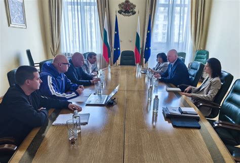 КНСБ потвърди С 300 лева се вдигат основните заплати на шофьорите в градския транспорт