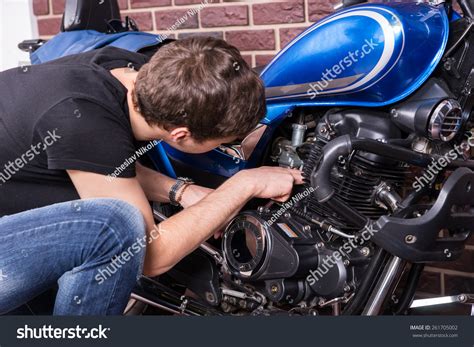 3,308 Guy Fixing Bike Images, Stock Photos & Vectors | Shutterstock
