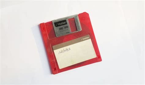 Floppy Disk Adalah Fungsi Jenis Kapasitas Kelebihan Kekurangan