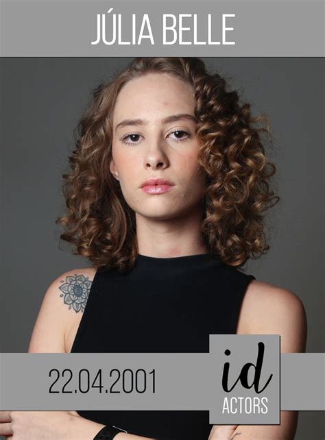 Júlia Belle