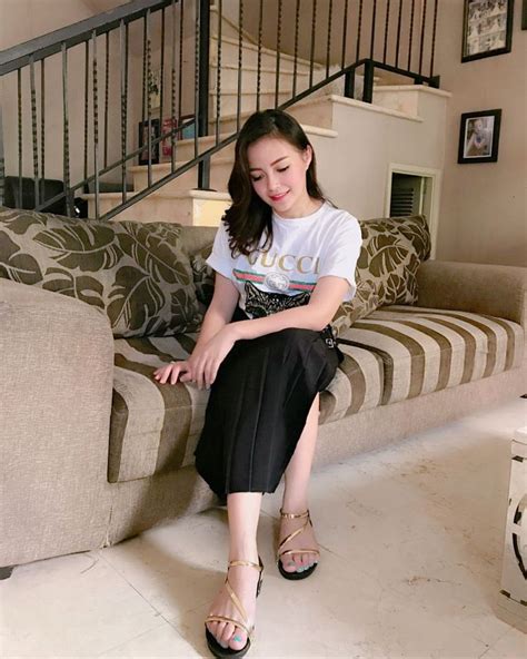 Voke Victoria Feet