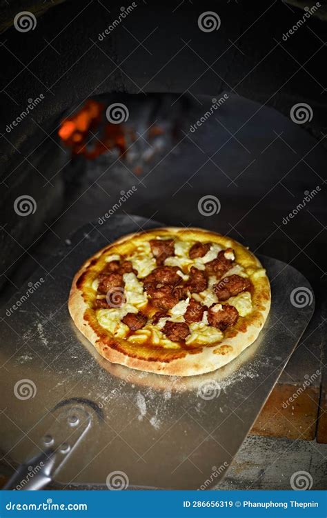 Grilled Chicken Pizza Stock Image Image Of Sauce Tomato 286656319