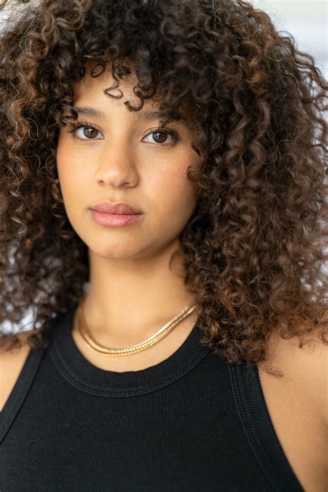 Shadya D Women Curve Nevs