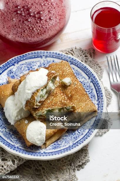 러시아 전통 팬케이크여러 박제 사 우 어 크림 딜 양파 계란 달걀에 대한 스톡 사진 및 기타 이미지 달걀 러시아 목재