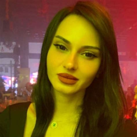 Inas 👰‍♀️coach Ihezbawi Snapchat Stories Spotlight And Lenses