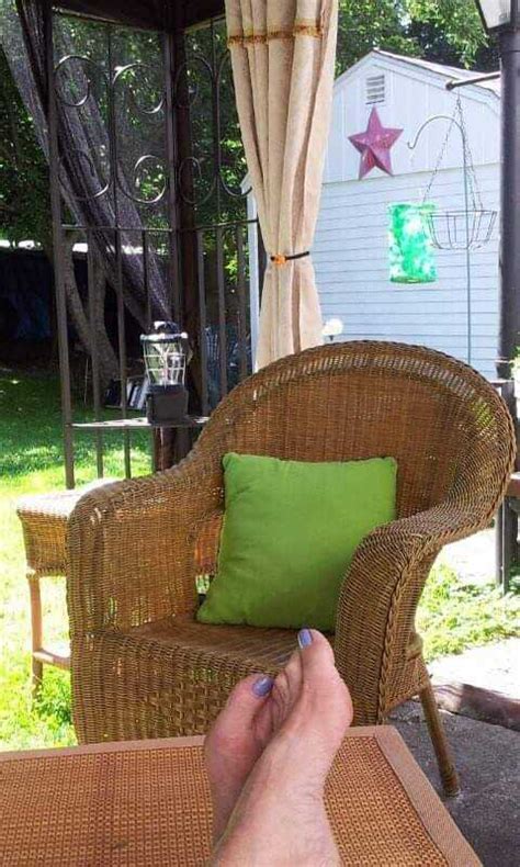 Elaine Victoria Feet