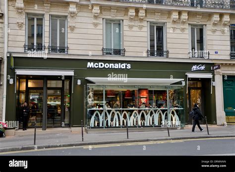 Mcdonalds Paris Louvre Burger Mcdonalds Louvre Pqbknn