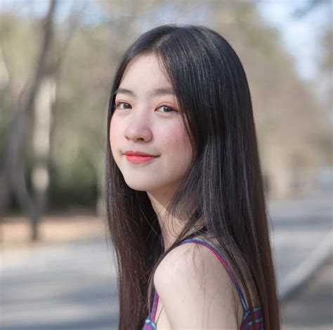 ពិភពស្រីស្អាត