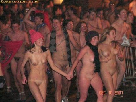 Forumophilia Porn Forum Peeping On The All World Public Nudity