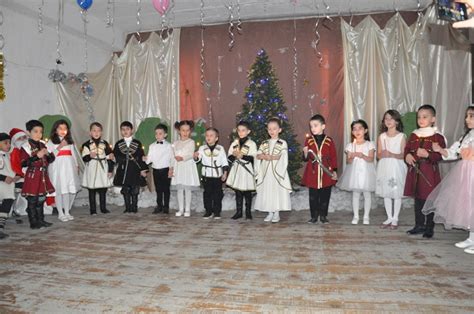 სკოლა ნინოს” 1 ლი კლასის მოსწავლეებმა საახალწლო ღონისძიებით სკოლას შობა ახალი წელი მიულოცეს