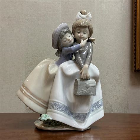 Порцелянова статуетка Lladro «ділимо секретами — ціна 7700 грн у каталозі Статуетки Купити