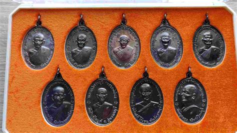 หลวงพ่อกวย วัดโฆสิตาราม ชัยนาท ชุดเหรียญ จตุรพิธพรชัย 9 อาจารย์ เนื้อทองแดงรมดำ ออกวัดรัตนช ัย