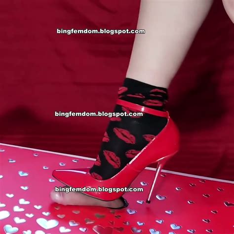 Slave Under The Couch Eporner