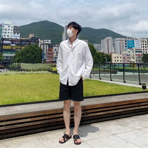 긴팔셔츠와 반바지의 매력 코디 네이버 블로그