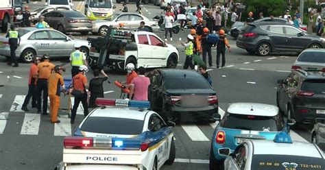 해운대 횡단보도로 차량 질주보행자 등 3명 사망·14명 부상
