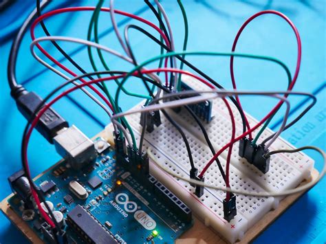 Proyek Antarmuka Mikrokontroler Dan Modul Sensor Gps Pada Aplikasi
