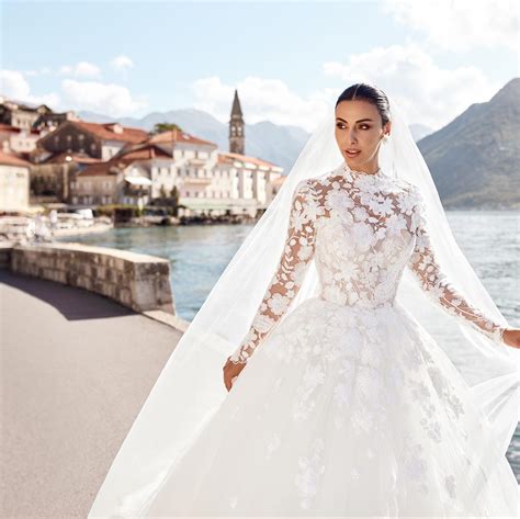 Ami Event Tashmë Në Filialin E DurrËsit Përfitoni 2 Fustane NusËrie Për VetËm 70 000 Lekë Për