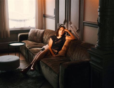 Elisabeth Lucie Baeten Steekt Klassieke Sprookjes In Een Modern Jasje Amor Mundi