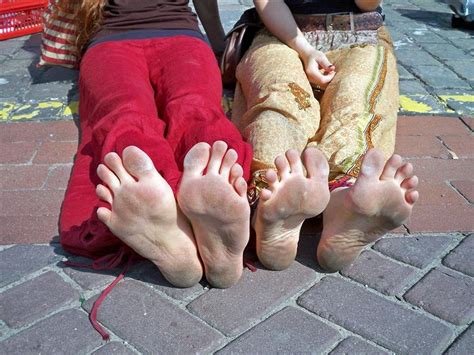 Candid Street Feet Set 058 Toes In Action 26 Photos