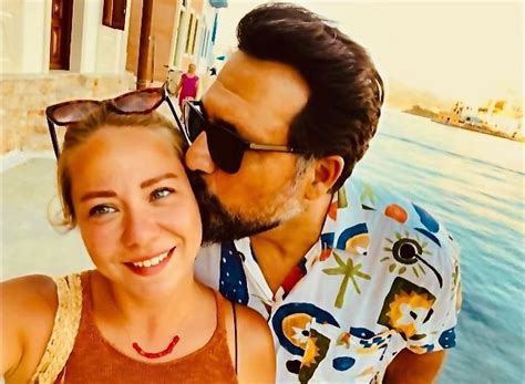 Bülent İnal Eşi Melis İnalın Doğum Gününü Kutladı Onedio