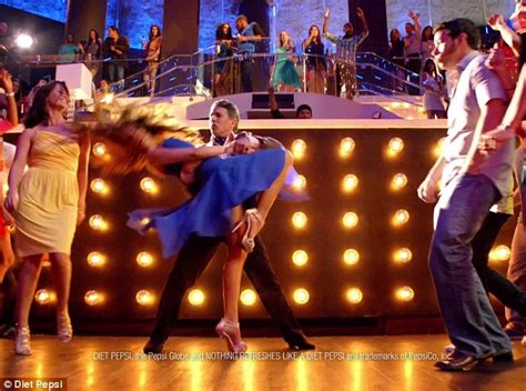 Sofia Vergara Shakes Her Colombian Curves On The Dance Floor Daily