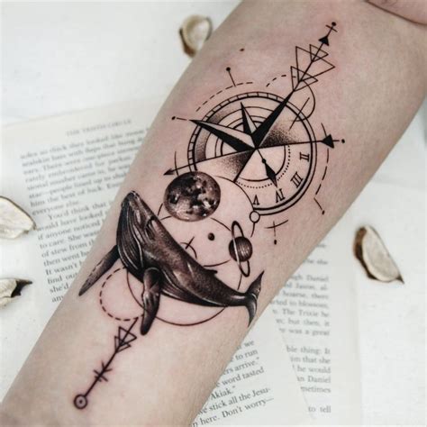 Whale Compass Tattoodesign 고래 문신 타투 문신