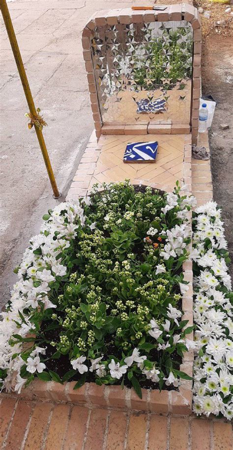 شاید سیدمحمدصادق لواسانی On Twitter هر وقت مُردم لطفا به جای سنگ