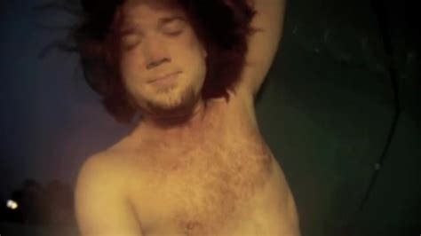 Barefaced Hottie Holding His Breath Underwater For 5 Minutes