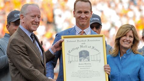 Peyton Manning Returning To Tennessee As College Professor