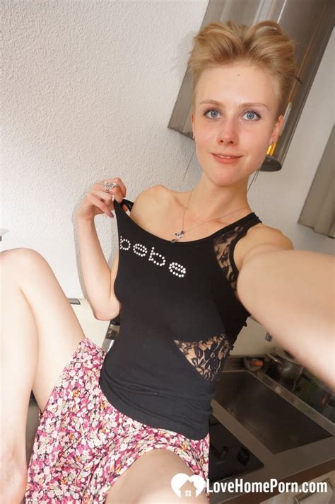 裸のブロンドのお母さんの写真 セックスの写真