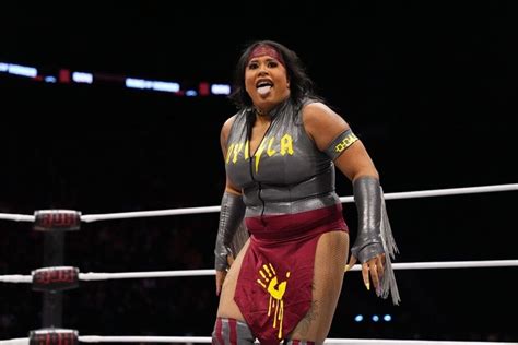 Nyla Rose Revela Nova Mercadoria De Apoio Ao Freedom Oklahoma Wrestlebr