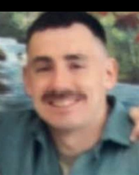 Profile For Dylan Henderson 33 M Phoenix Wi Get To Know An