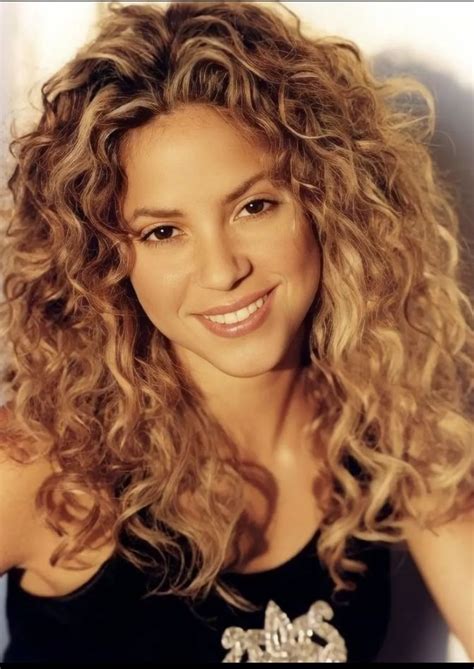 Pin By Mario Jackson Padilla On Shakira 🔥 Curly Hair Styles Hair
