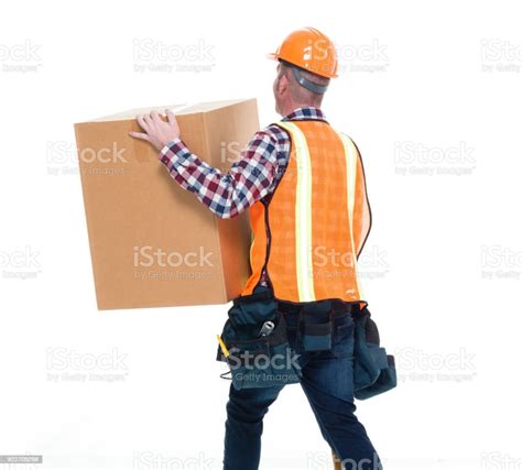 건설 노동자 골 판지 상자를 들고와 산책 30 39세에 대한 스톡 사진 및 기타 이미지 30 39세 35 39세 걷기 Istock
