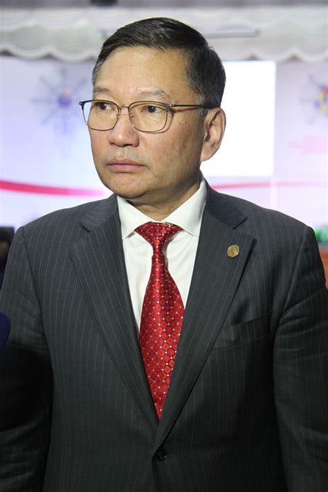 Уламжлалт анагаах ухаанд шинэ түүхийг бичсэн 50 боть ном