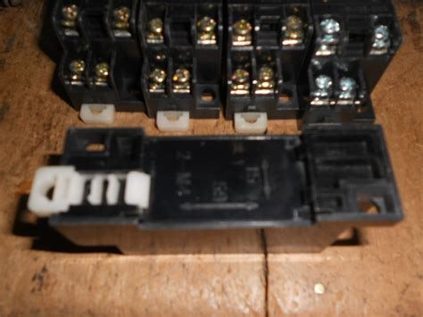 日本idec和泉繼電器ru2s Nf A220 Ru2s C A200 Ru2s C D24 2極 Sm2s 05d底座 蝦皮購物