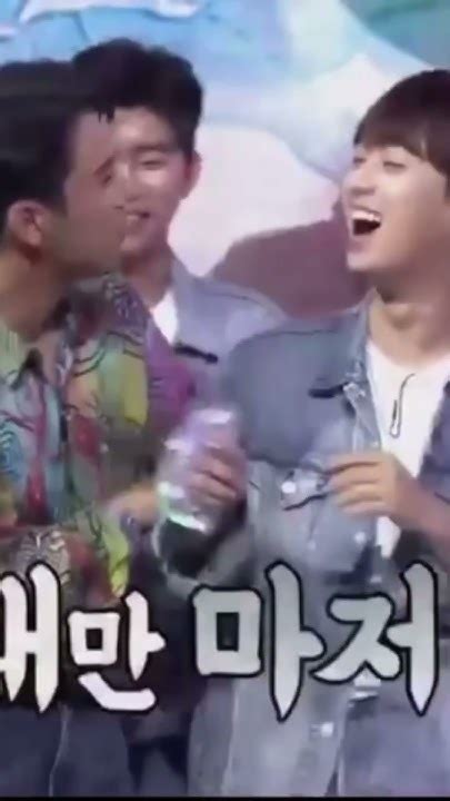 갑자기 냅다 덤블링 하는 남자 형한테 어르신 라는 소리 듣어버린 이찬원 ㅋㅋㅋㅋ 출처는 설명을 참고 하시길 Youtube