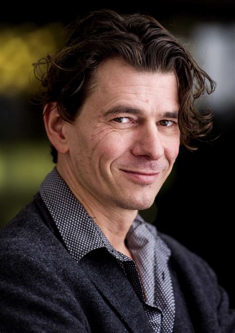 Dimitri Verhulst En Joris Luyendijk Stappen Over Naar Nieuwe Uitgeverij