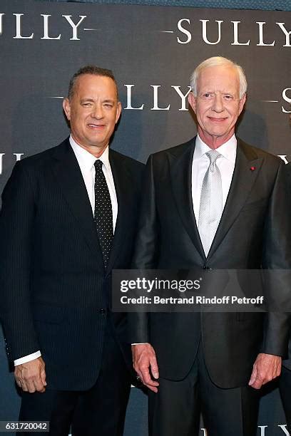 Sully Tom Hanks Photos And Premium High Res Pictures Getty Images