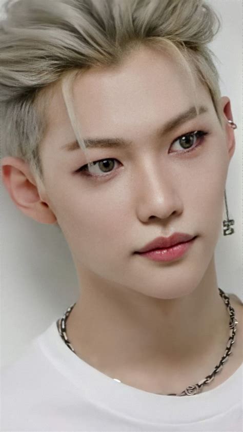 Agora Com Essa Foto Linda Dele Lee Felix Masculine Felix Eye Makeup