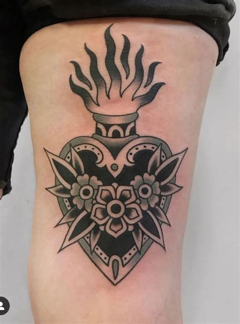 Pin By Bryanna Amoss On Tattoos Heart Tattoo Designs Traditional